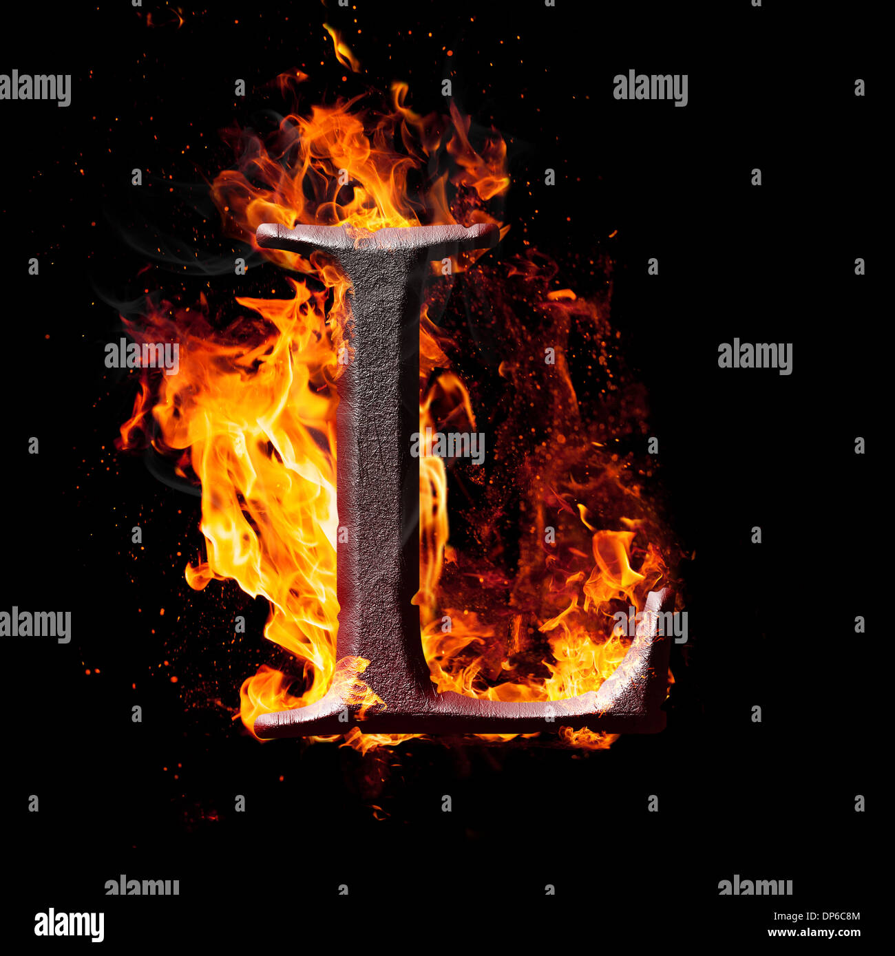 Des lettres et des symboles en feu l Banque de photographies et d ...