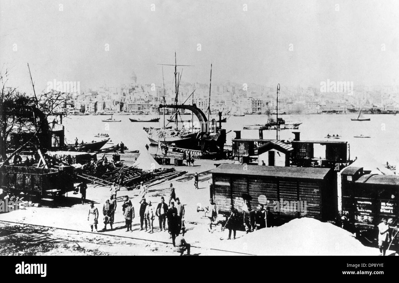 Vue générale du port constantinople Banque de photographies et d’images ...