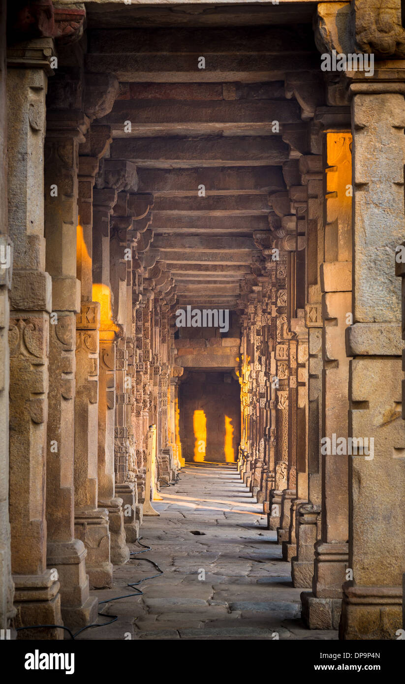 Qutub minar monument in Banque de photographies et d’images à haute ...