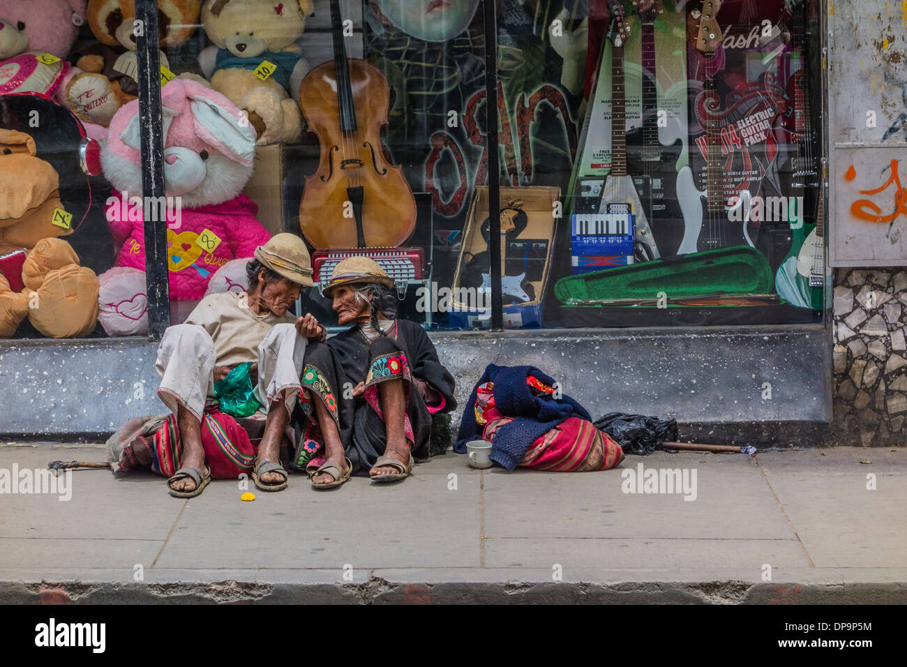 Vieille mendiante Banque de photographies et d’images à haute ...