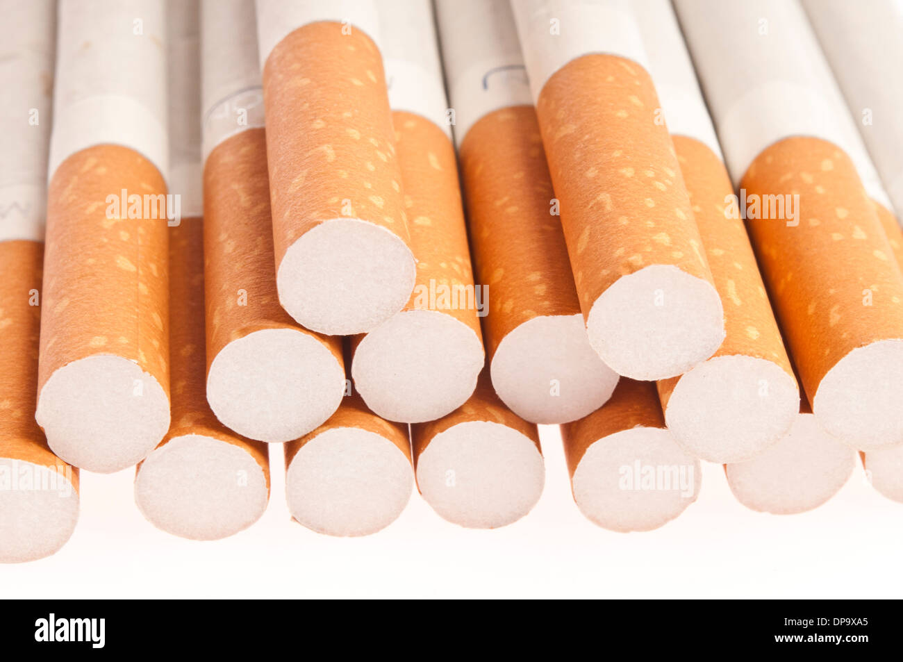 Cigarettes tabac Banque de photographies et d’images à haute résolution ...