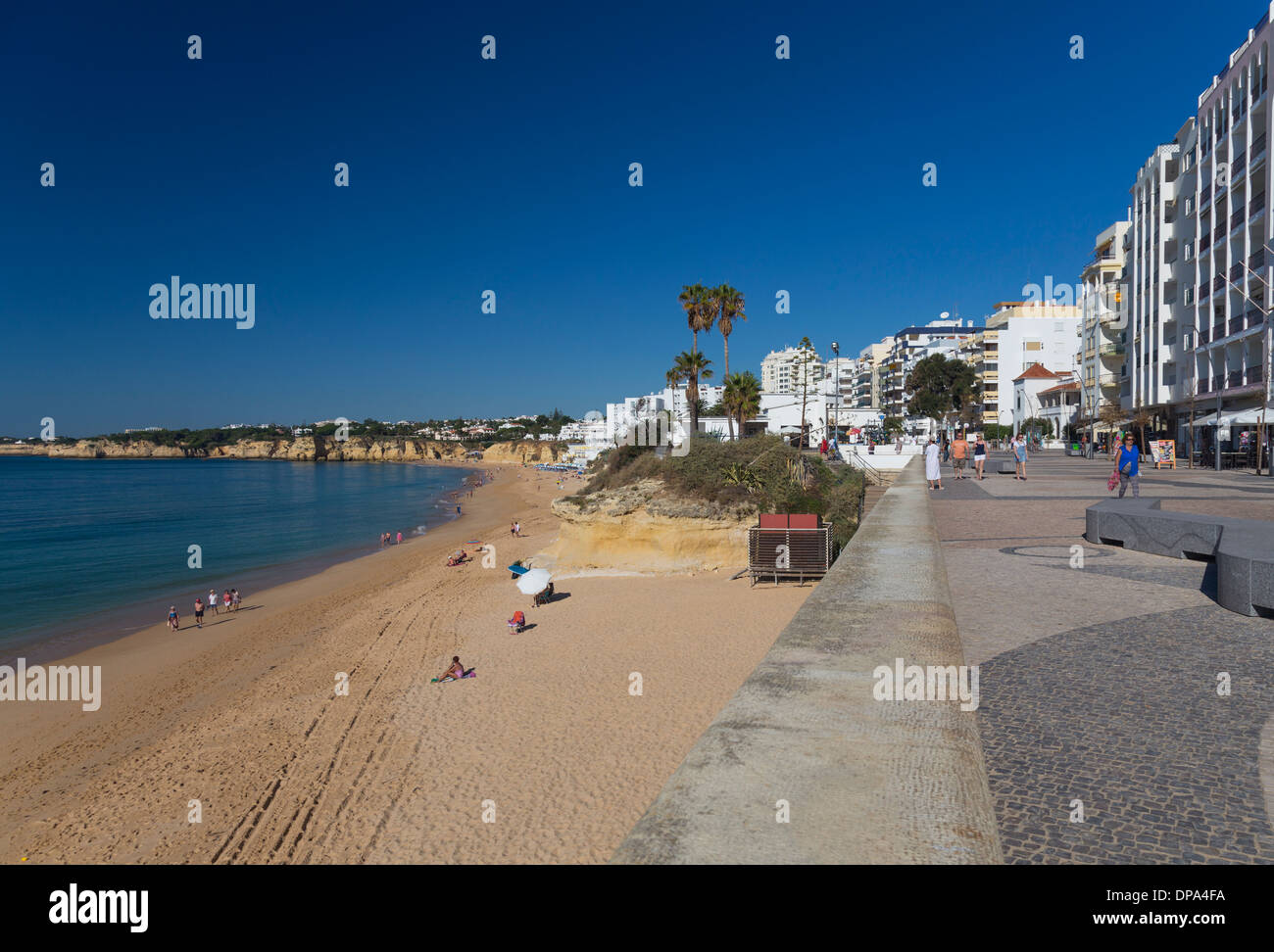 Armacao de pera beach town Banque de photographies et d’images à haute ...
