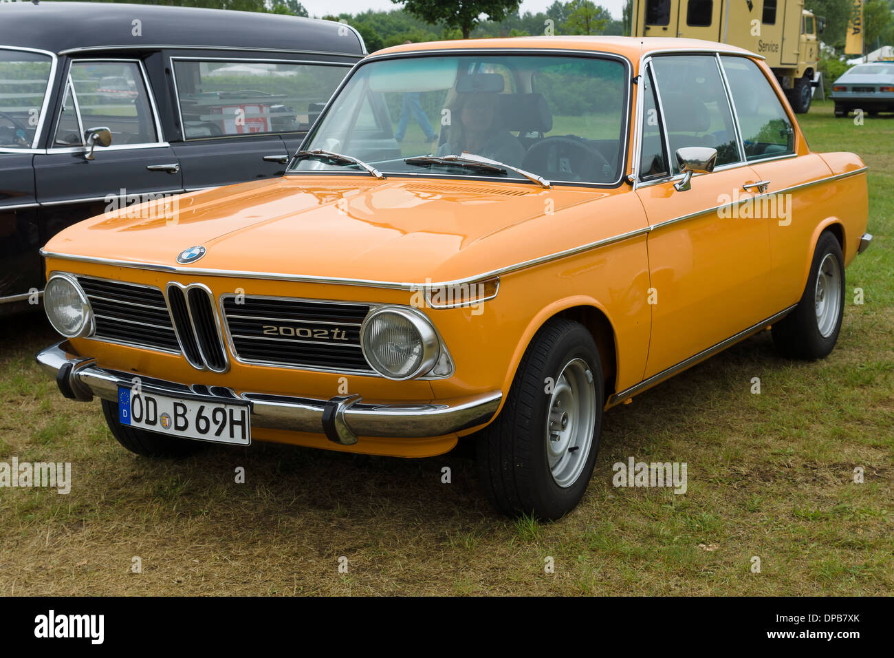 Bmw 2002 ti Banque de photographies et d’images à haute résolution - Alamy