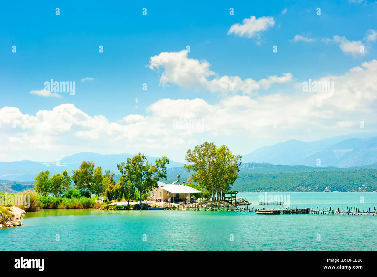 Rives du lac Banque de photographies et d’images à haute résolution - Alamy
