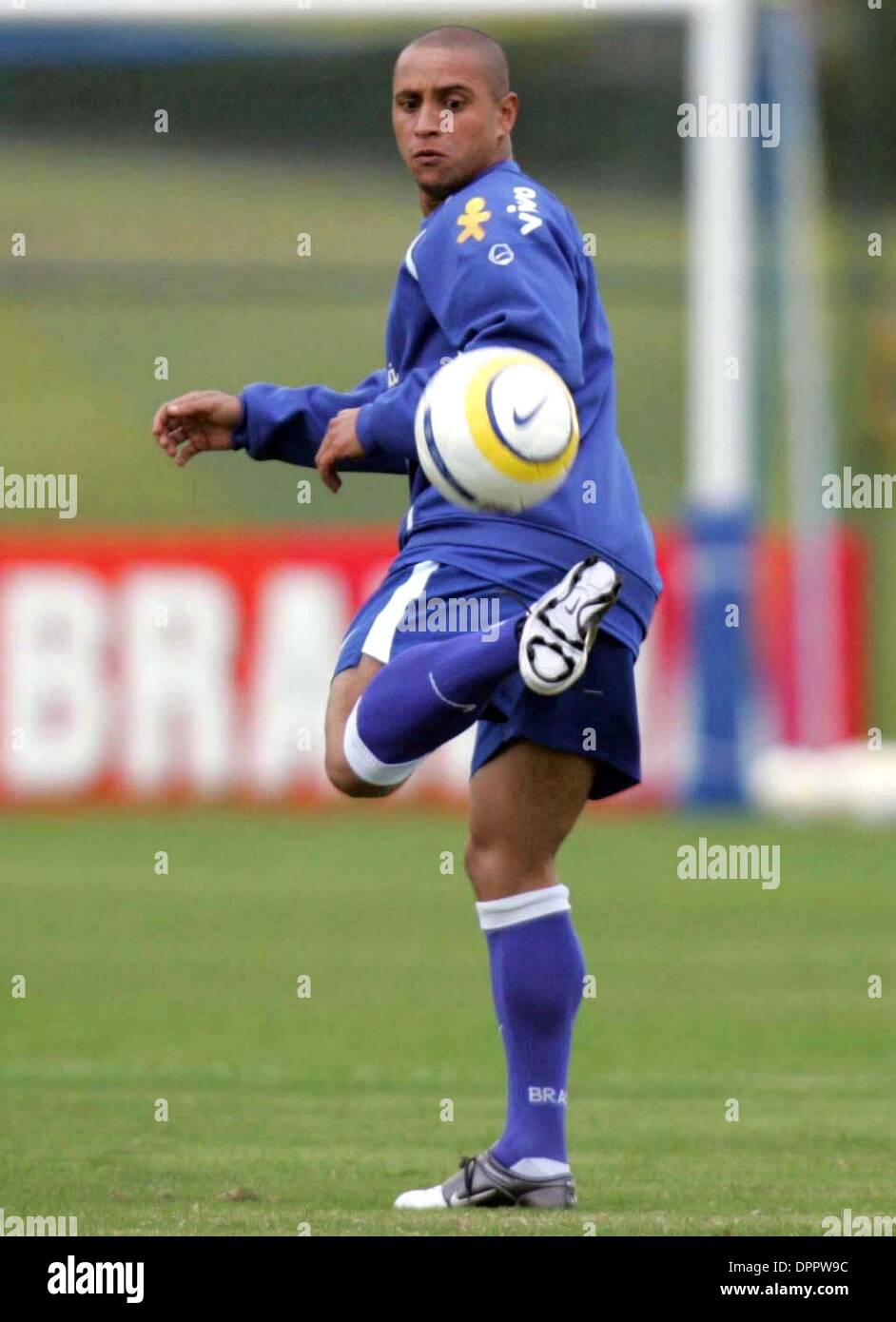 Brazilian soccer player roberto carlos Banque de photographies et d ...