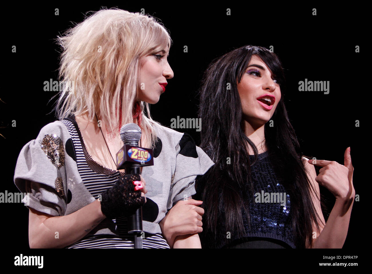Lisa origliasso of the veronicas Banque de photographies et d’images à ...