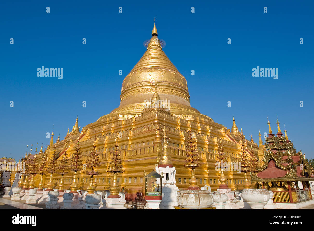 Shwe zigon Banque de photographies et d’images à haute résolution - Alamy