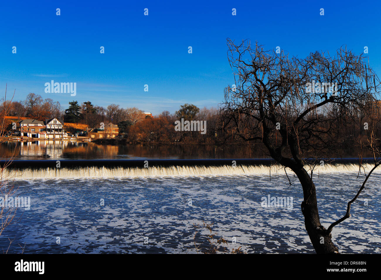La rivière Schuylkill héberge la célèbre Philadelphia Boathouse Row ...