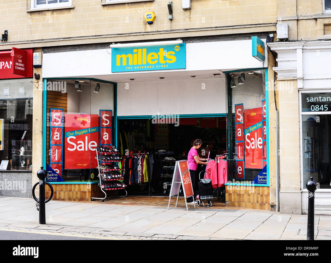 Millets shop Banque de photographies et d’images à haute résolution - Alamy