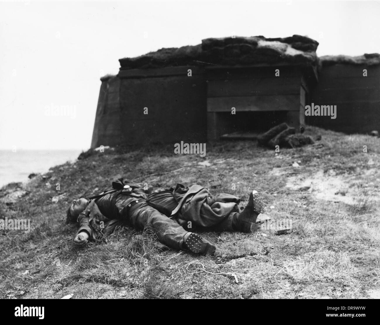 Dead german soldier wwii Banque de photographies et d’images à haute ...