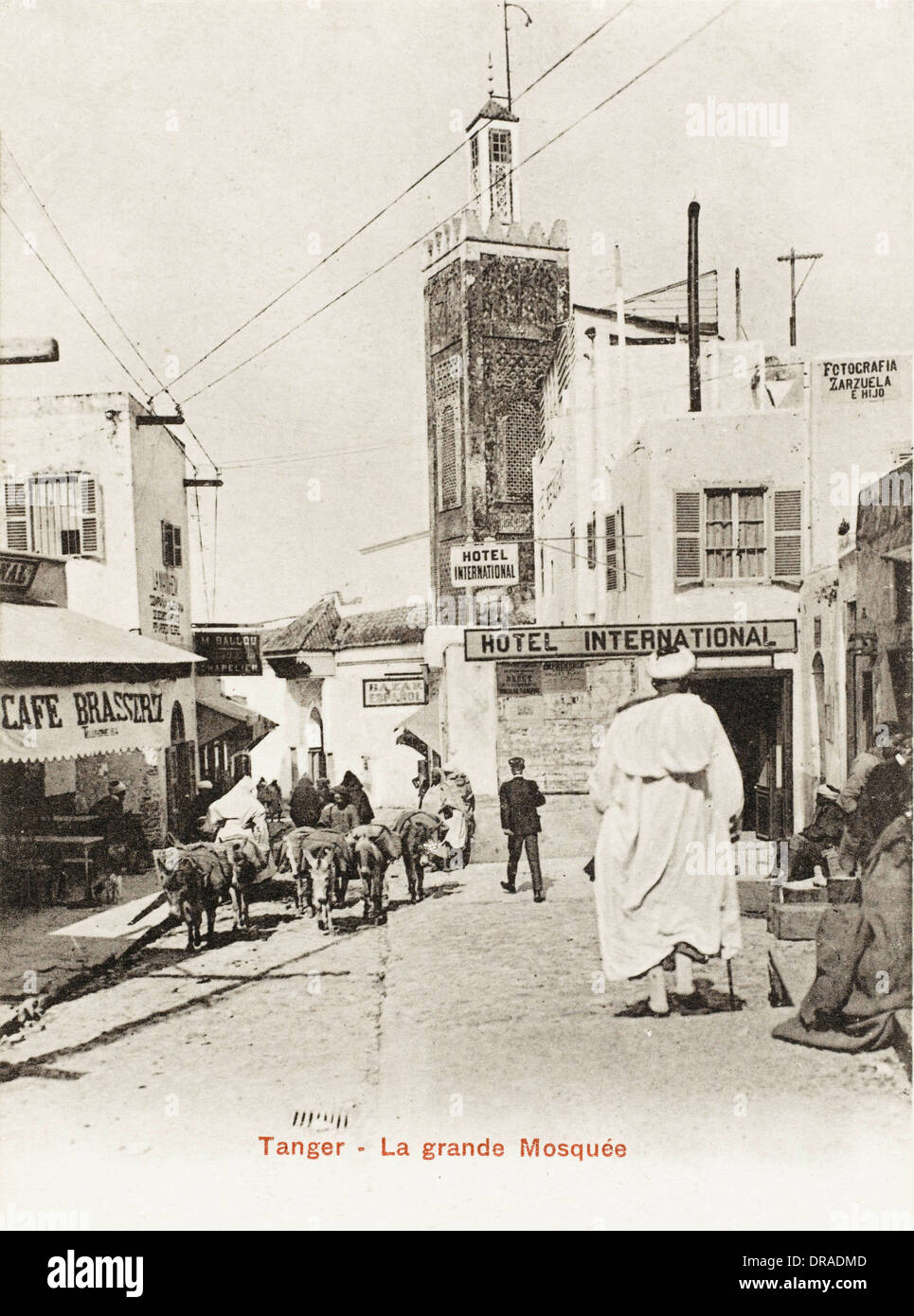 Tangier morocco mosque in grand Banque de photographies et d’images à ...