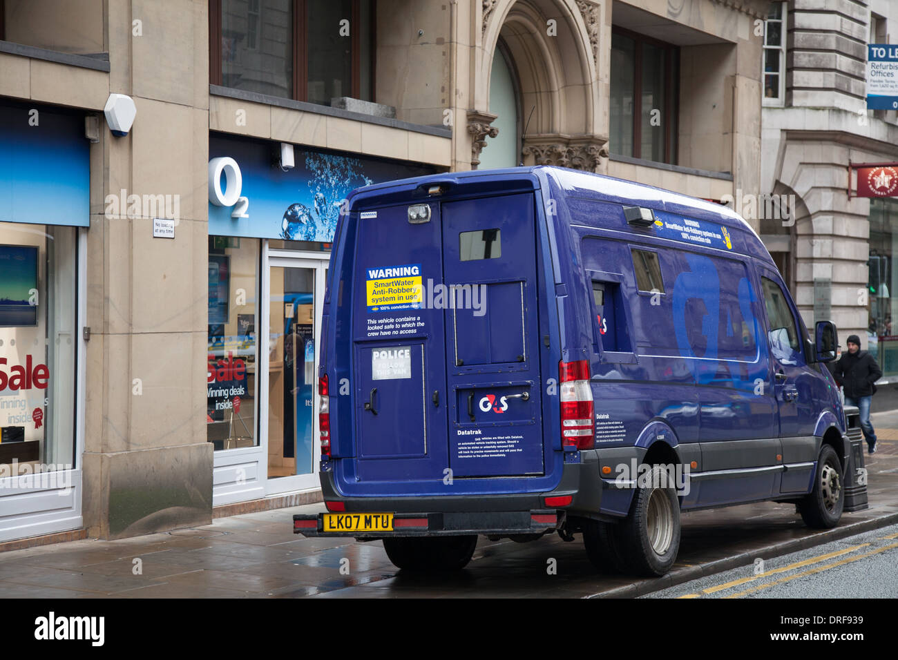 Cash in transit Banque de photographies et d’images à haute résolution ...