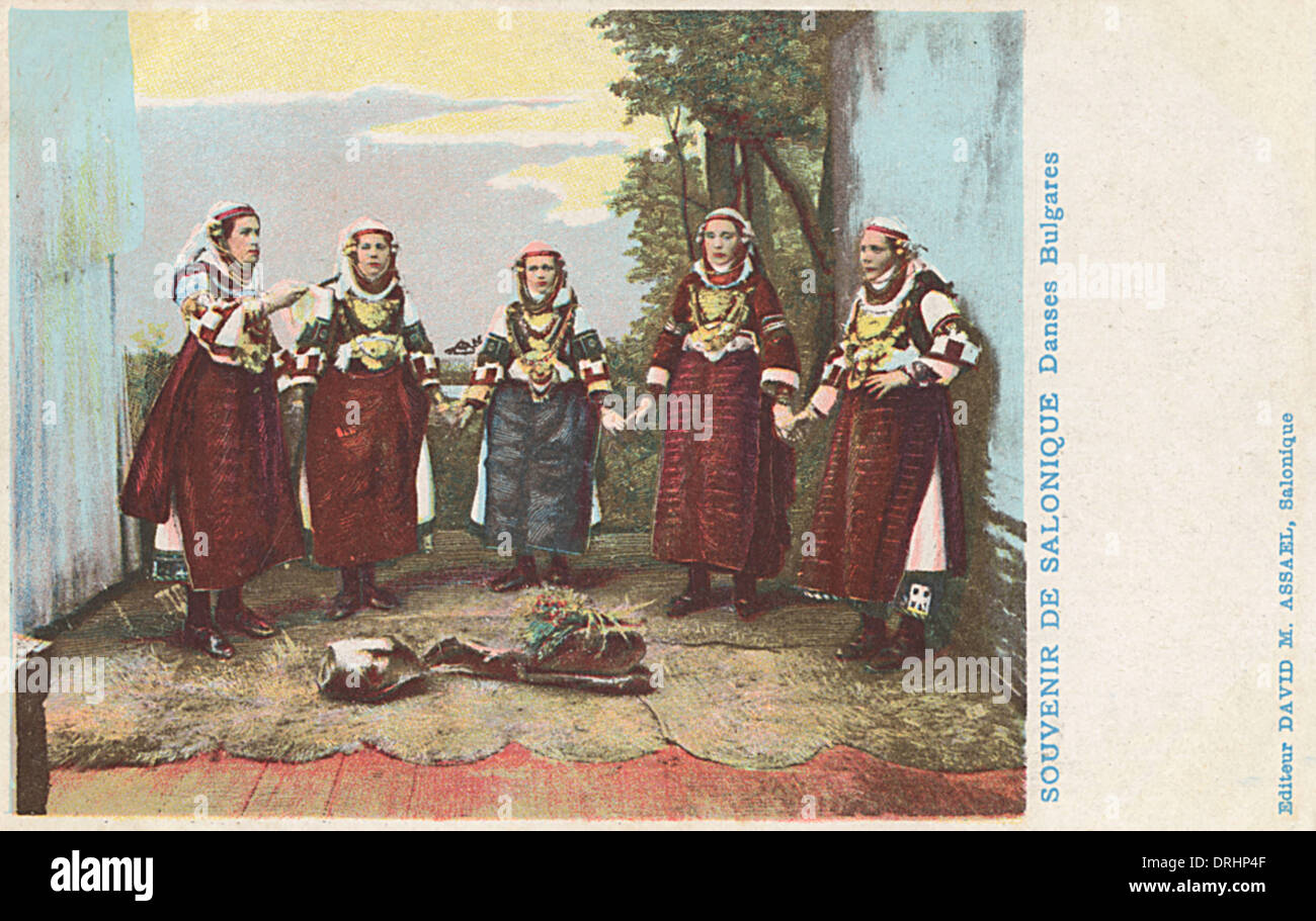 Costume bulgare traditionnel Banque de photographies et d’images à ...
