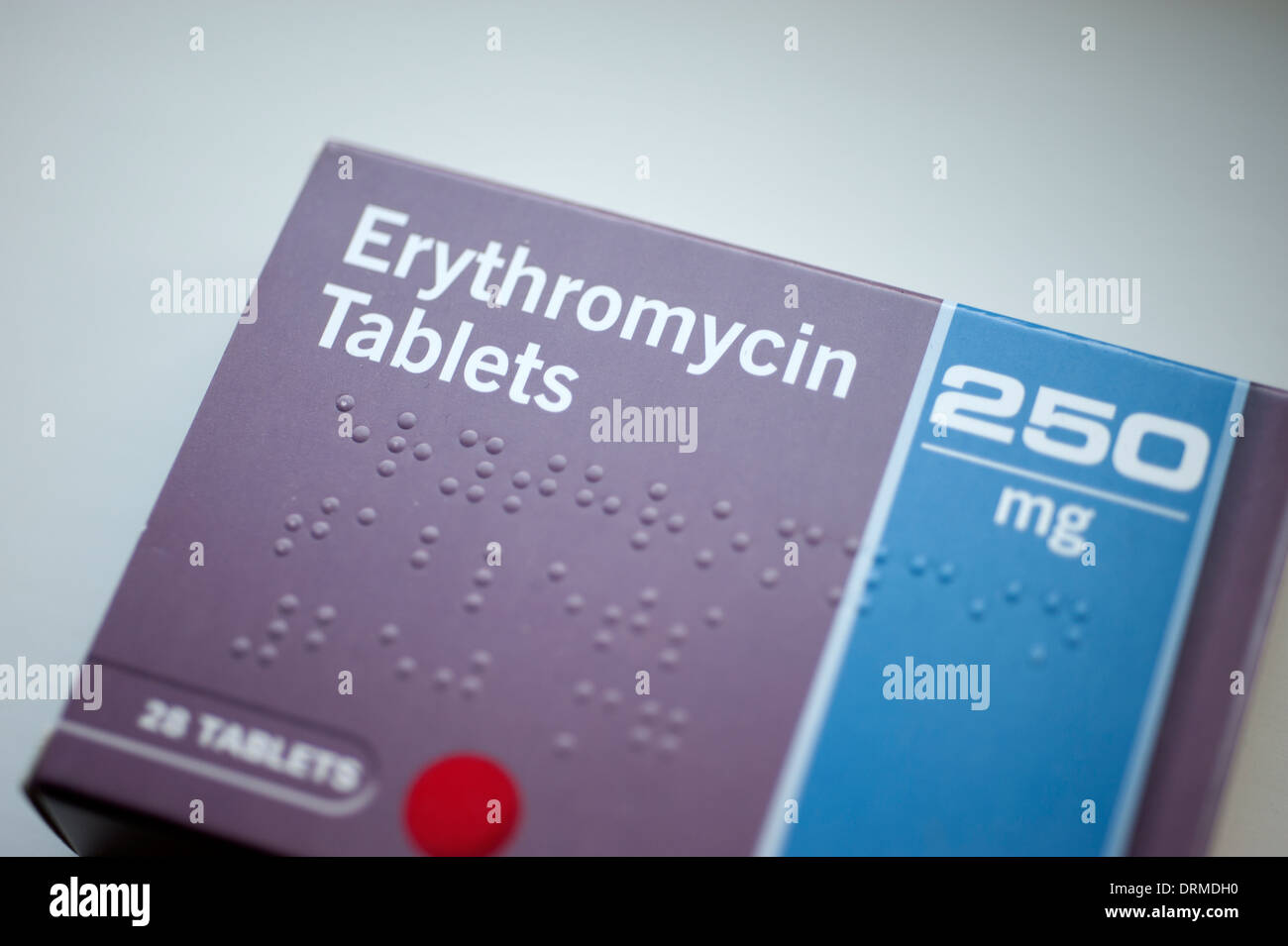 Les comprimés d'érythromycine Antibiotique 250mg Photo Stock - Alamy