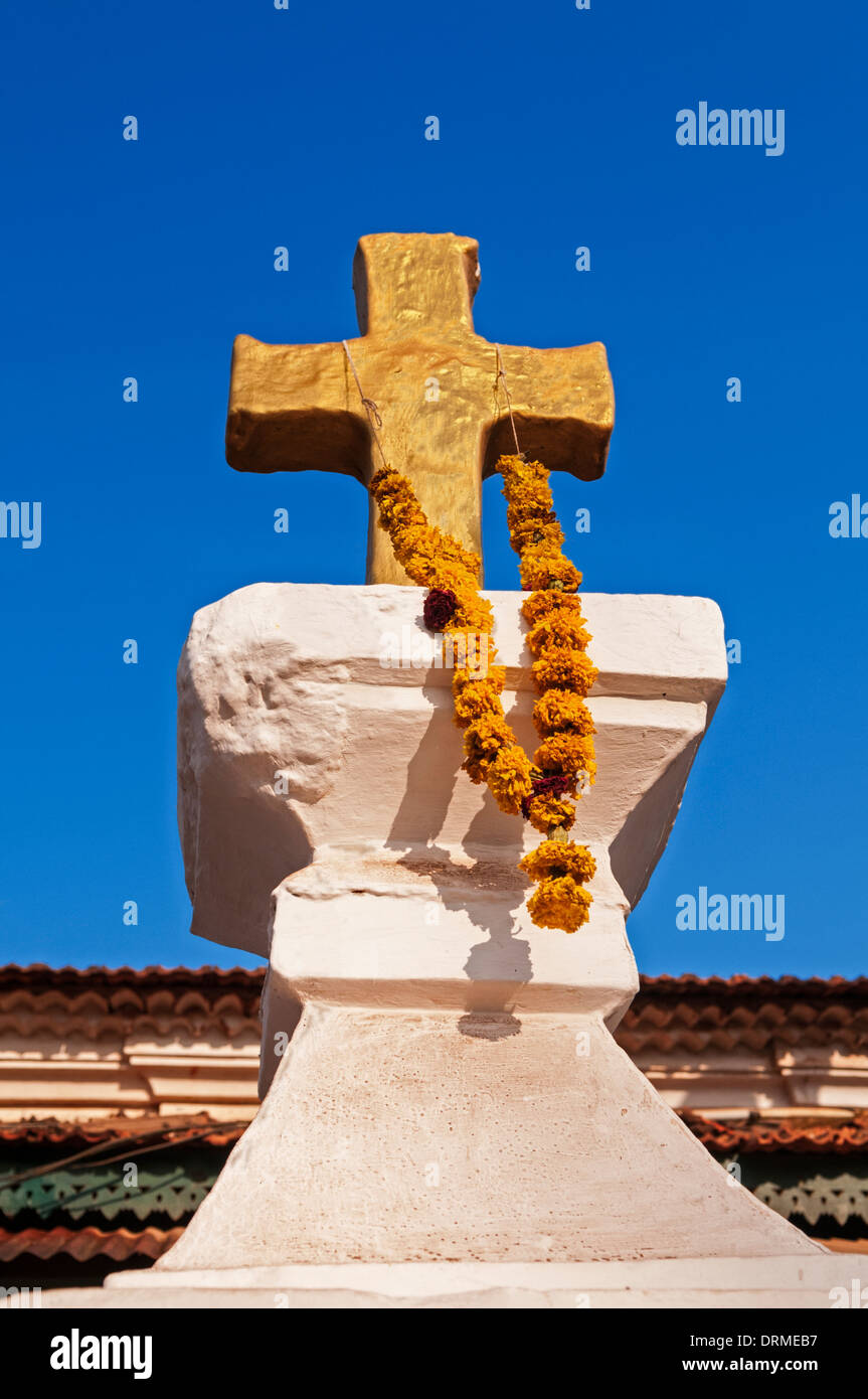 Catholic cross goa india Banque de photographies et d’images à haute ...