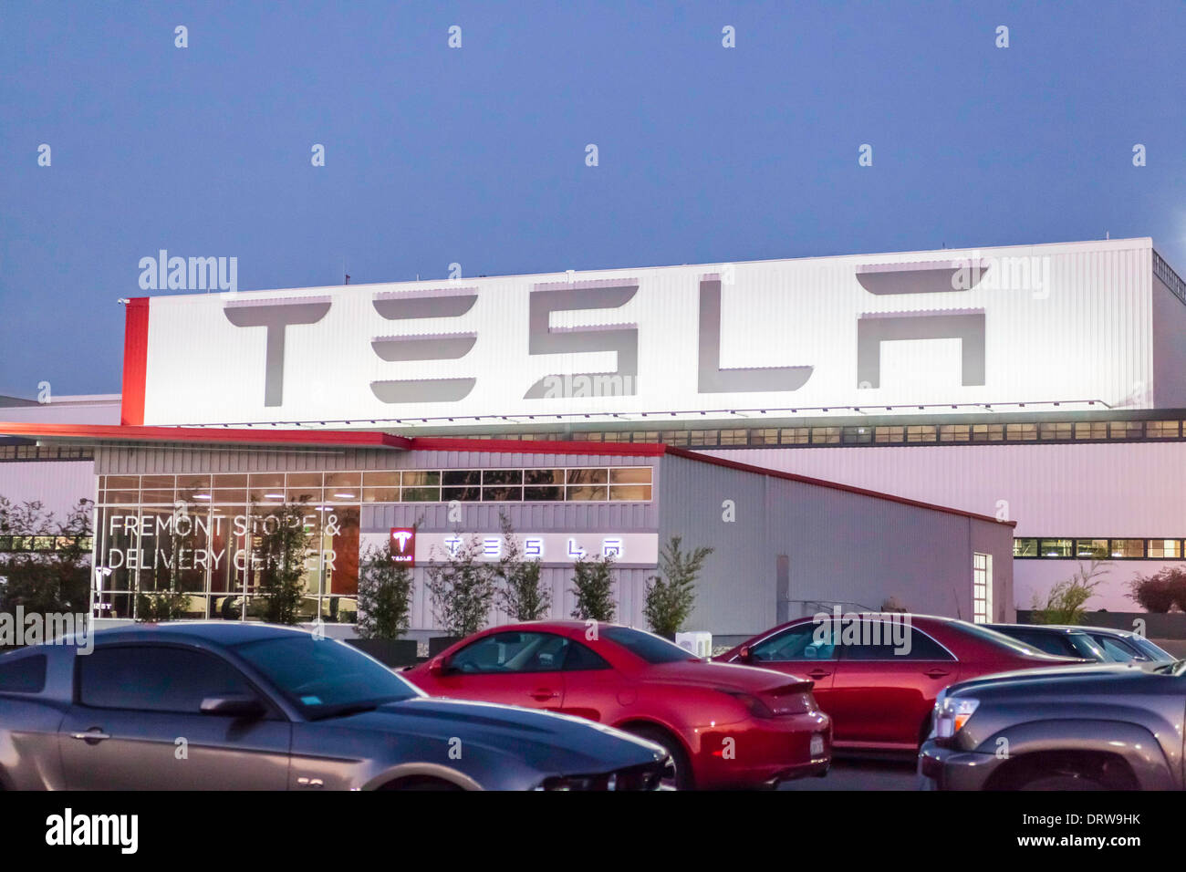 Usine tesla Banque de photographies et d’images à haute résolution - Alamy