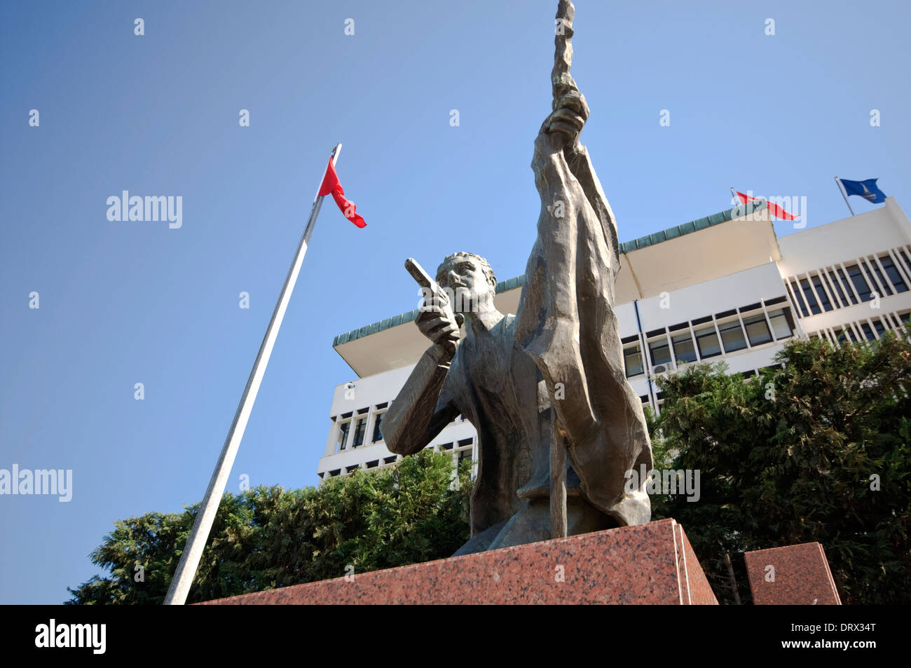 Monument au journaliste hasan tahsin Banque de photographies et d ...