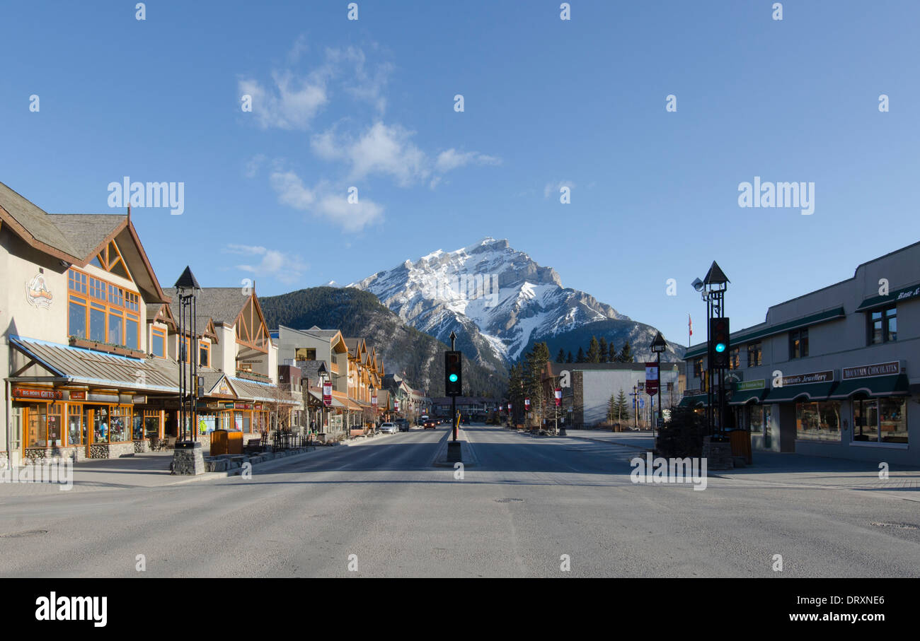Banff town cascade mountain banff Banque de photographies et d’images à ...