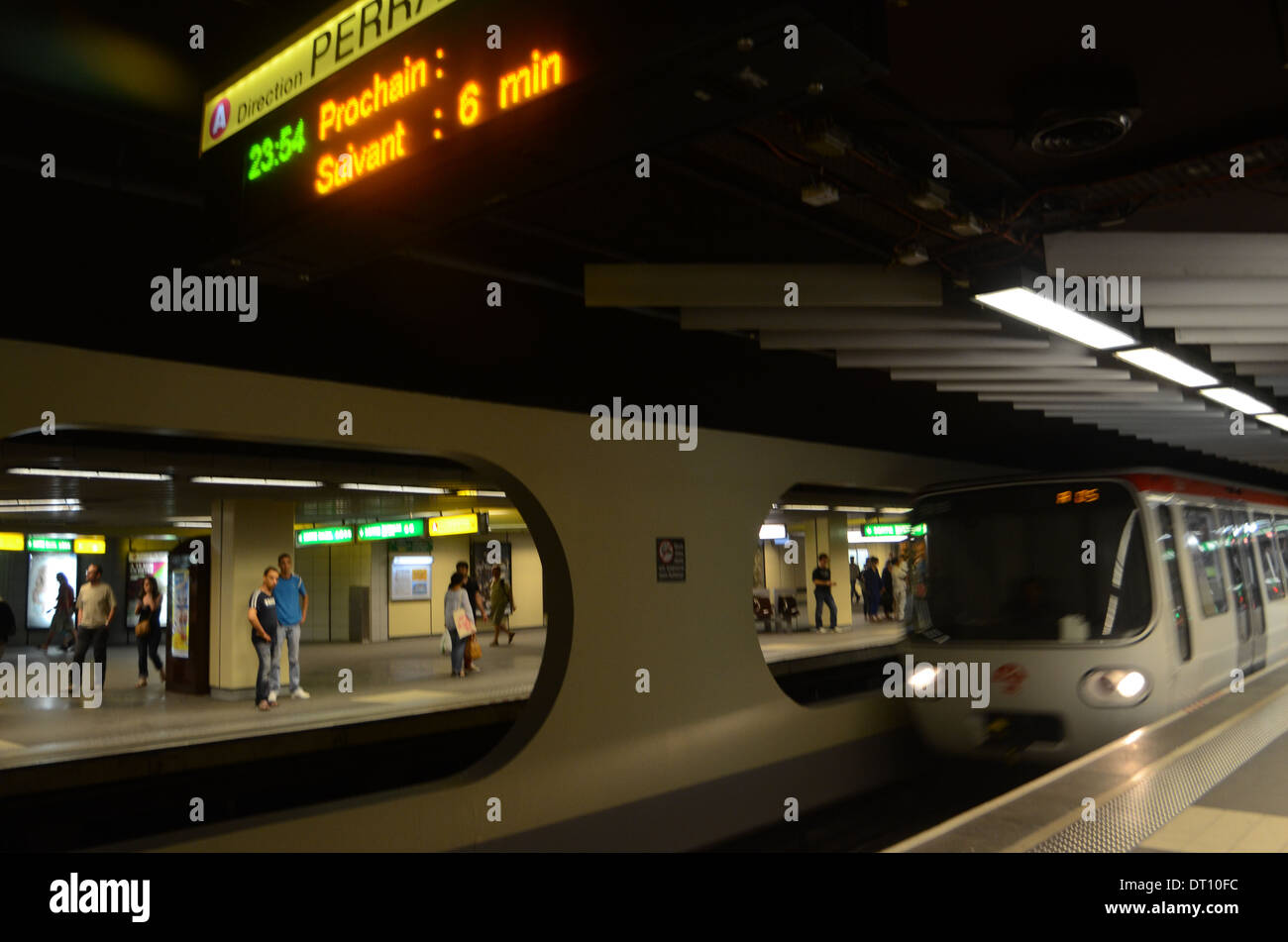 Metro lyon Banque de photographies et d’images à haute résolution - Alamy