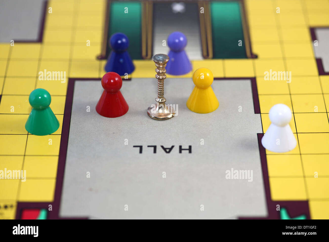 Cluedo jeu de caractères et d'armes Photo Stock - Alamy Cluedo jeu de caractères et d'armes Photo Stock - Alamy