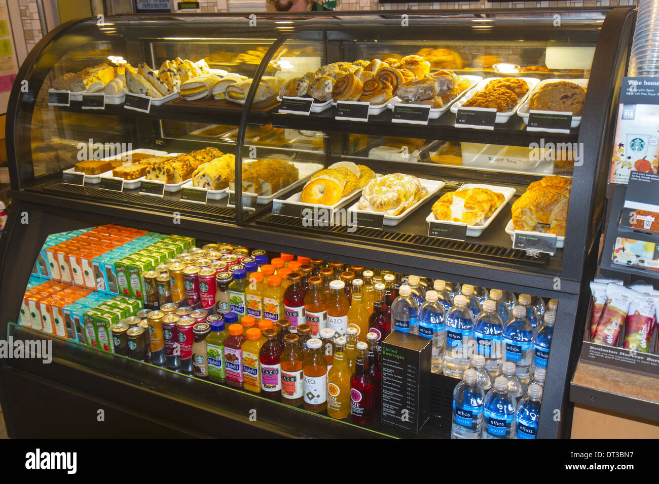 Starbucks pastry display case usa Banque de photographies et d’images à ...