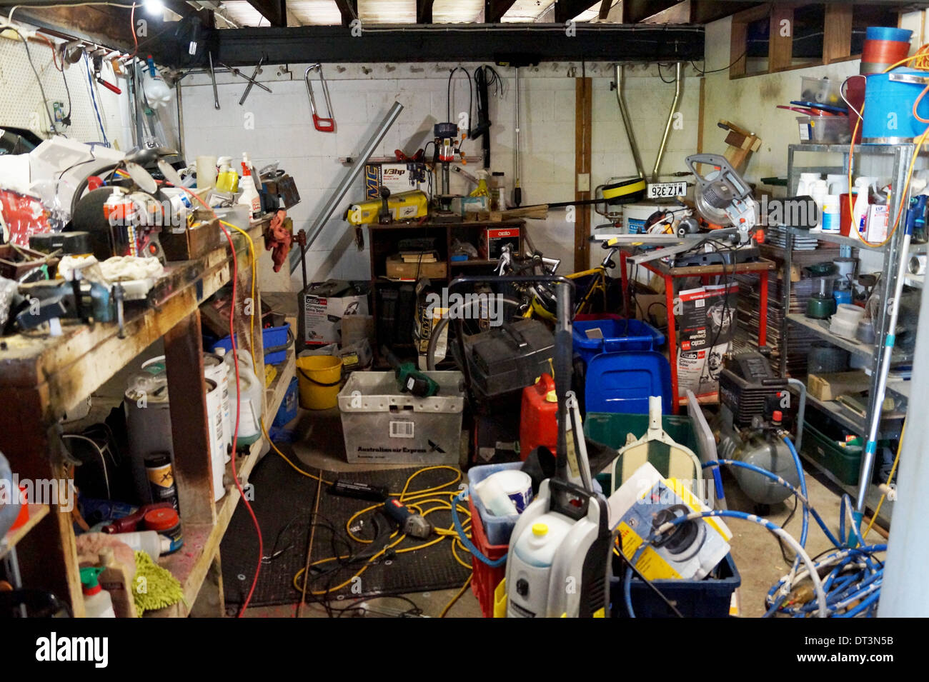 Messy work Banque de photographies et d’images à haute résolution - Alamy