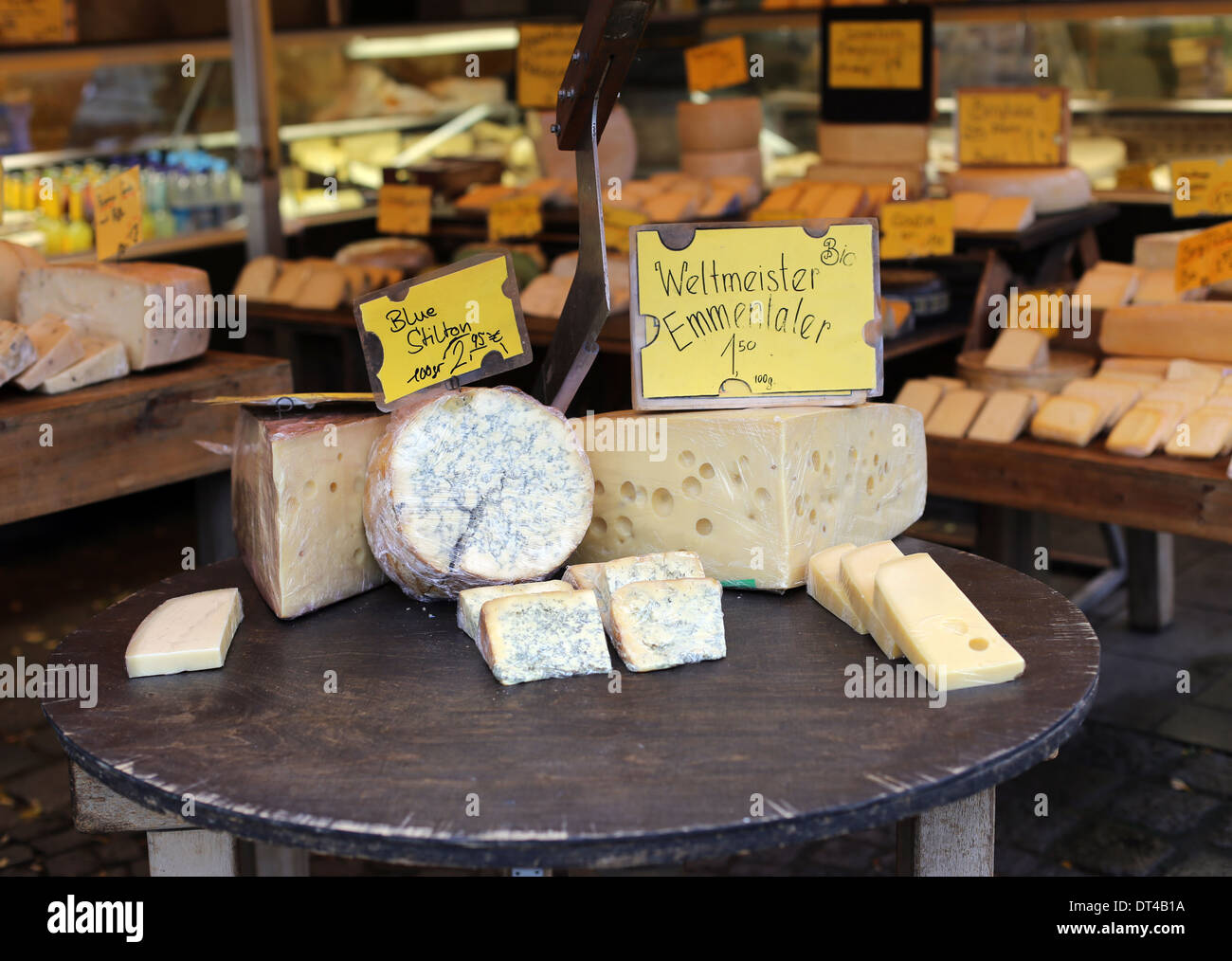 Emmentaler cheese Banque de photographies et d’images à haute ...