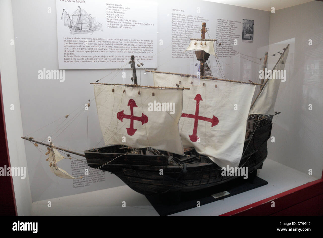 Modèle du navire Santa Maria, au quai de la caravelles (Muelle de las ...