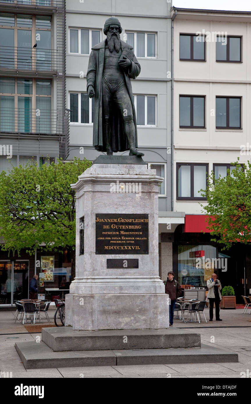 Johannes gutenberg denkmal Banque de photographies et d’images à haute ...