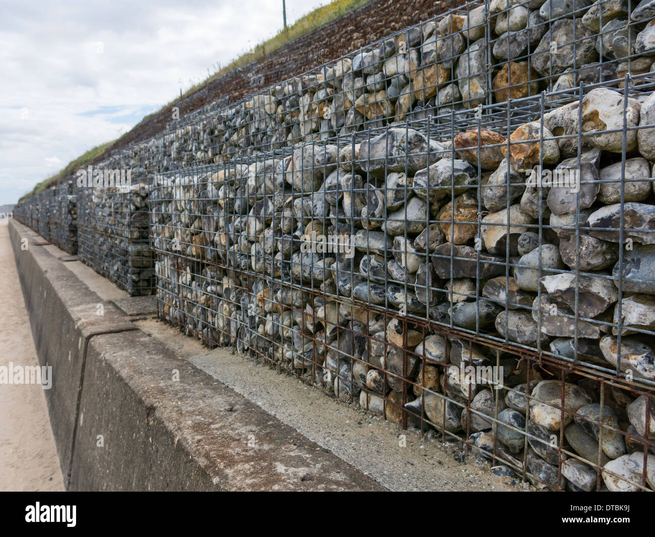 Gabion sea defense Banque de photographies et d’images à haute ...