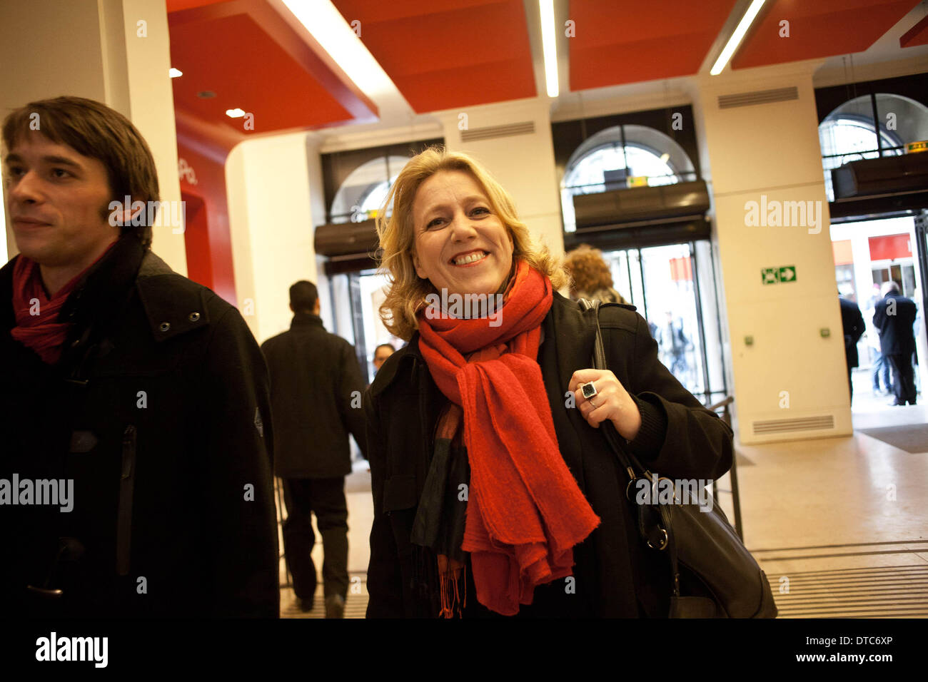 Paris danielle simonnet Banque de photographies et d’images à haute ...