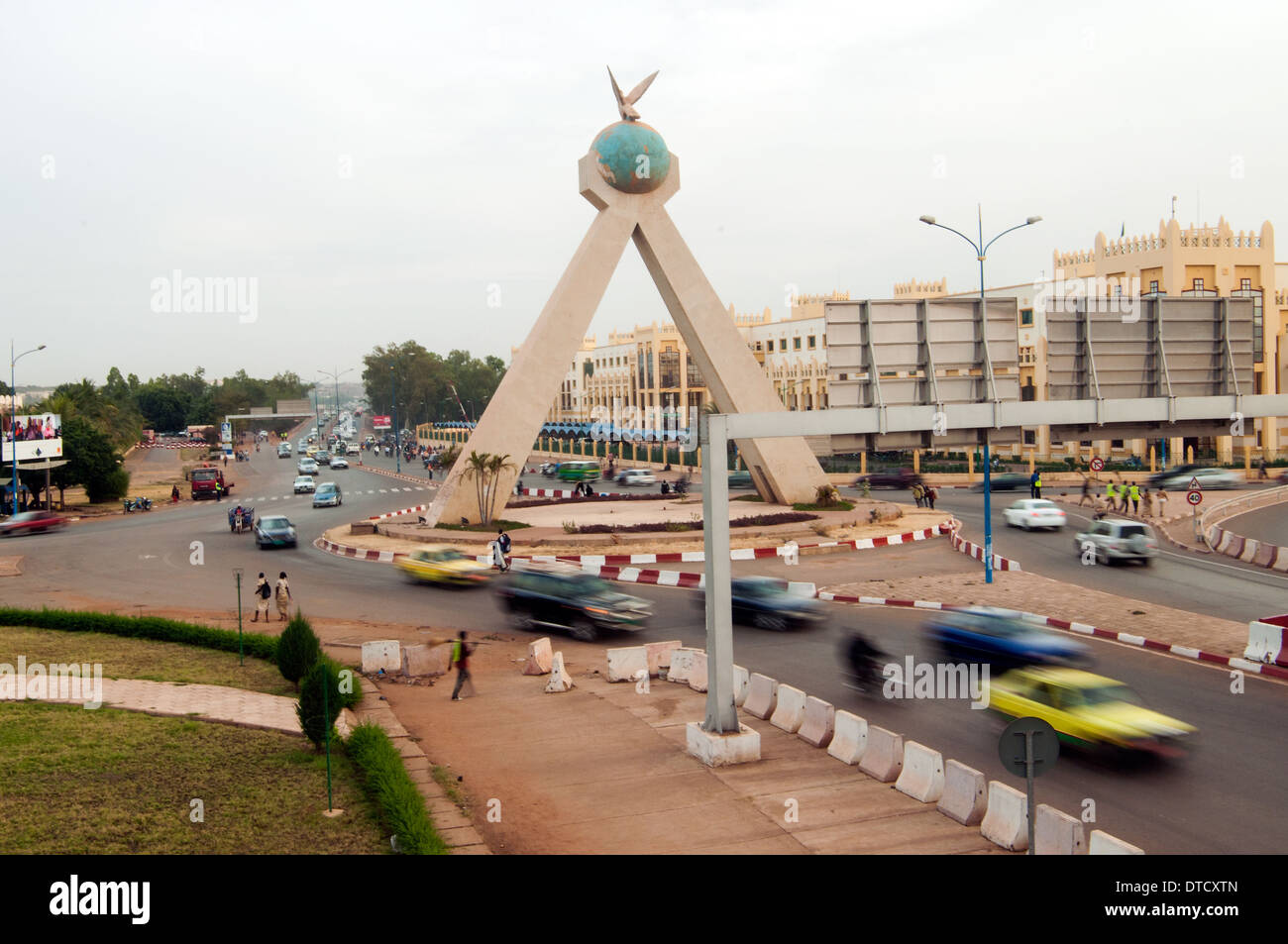 Monument Bamako Banque d'image et photos - Alamy