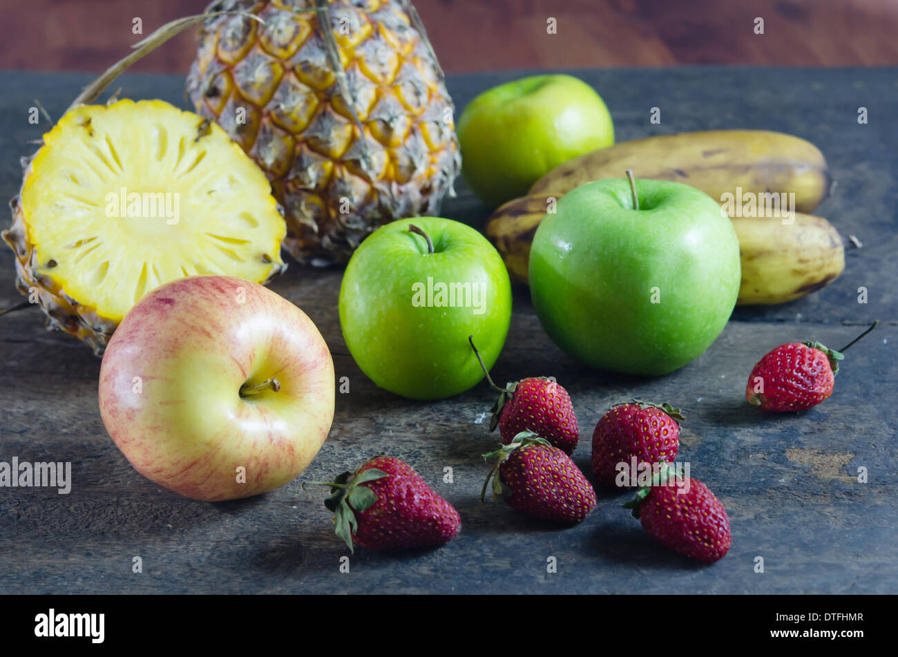 Tropical fruits banana ananas Banque de photographies et d’images à ...
