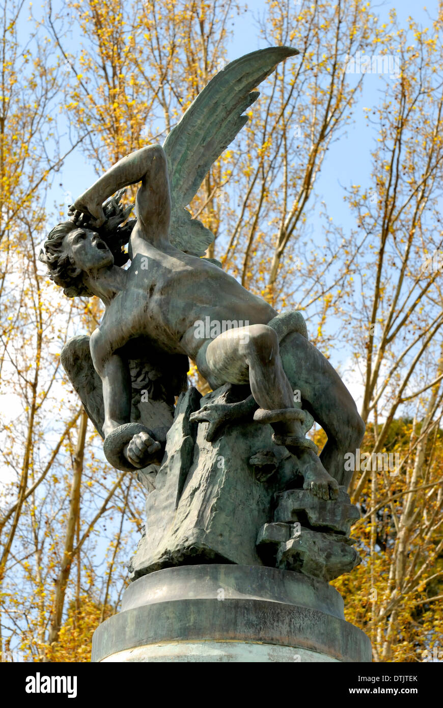 Monumento del angel caido Banque de photographies et d’images à haute ...