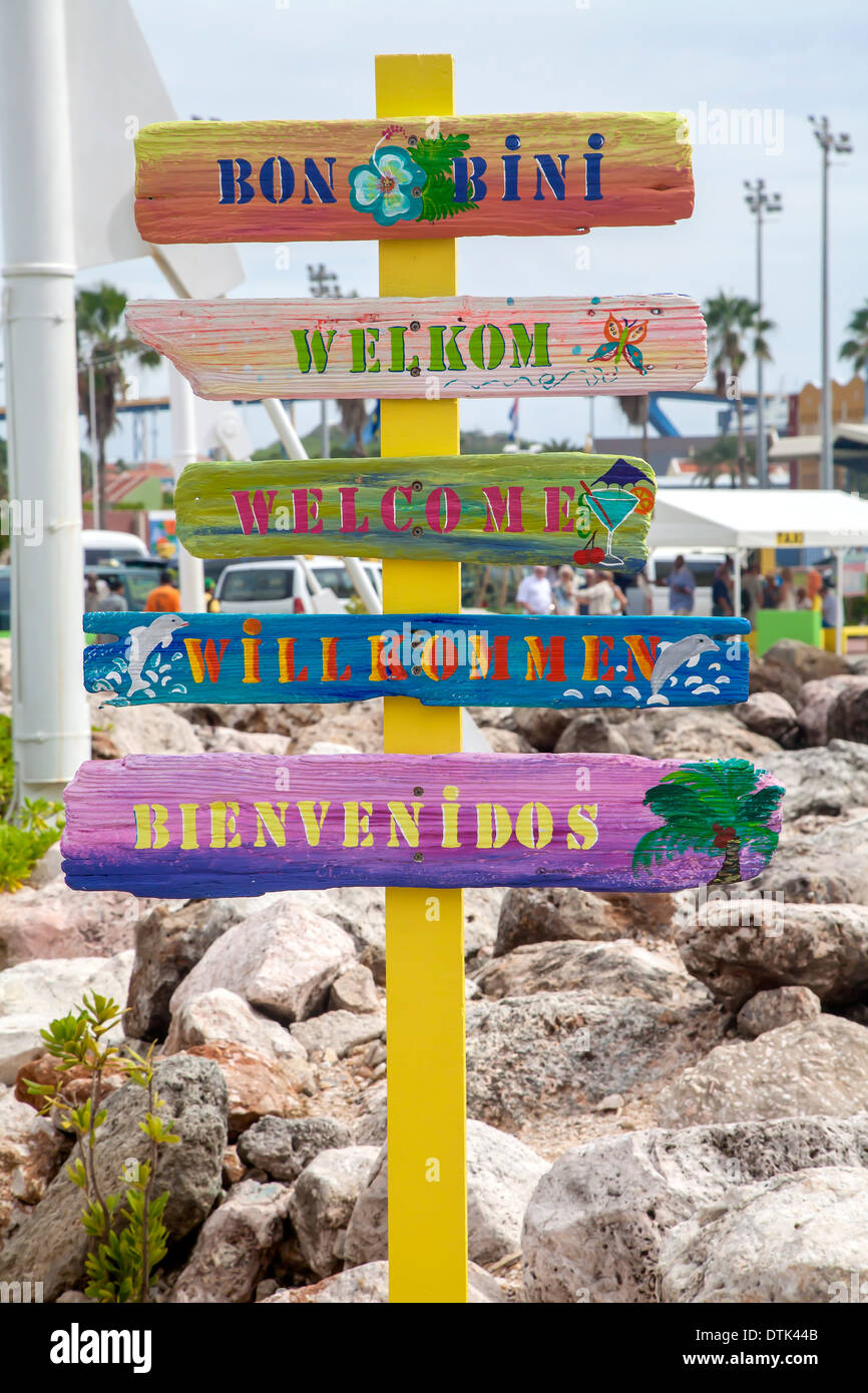 Welcome sign in multiple languages Banque de photographies et d’images ...
