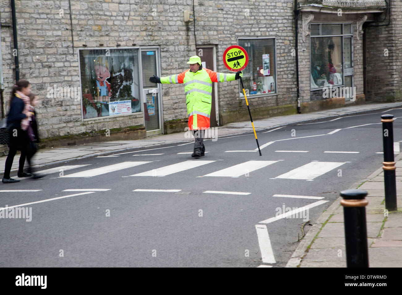 Cross safely Banque de photographies et d’images à haute résolution - Alamy