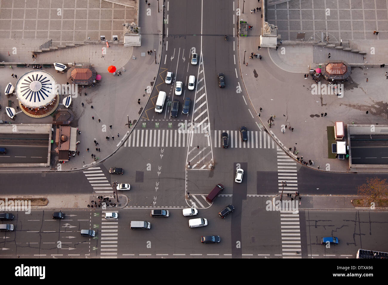 Carrefour route Banque de photographies et d’images à haute résolution ...