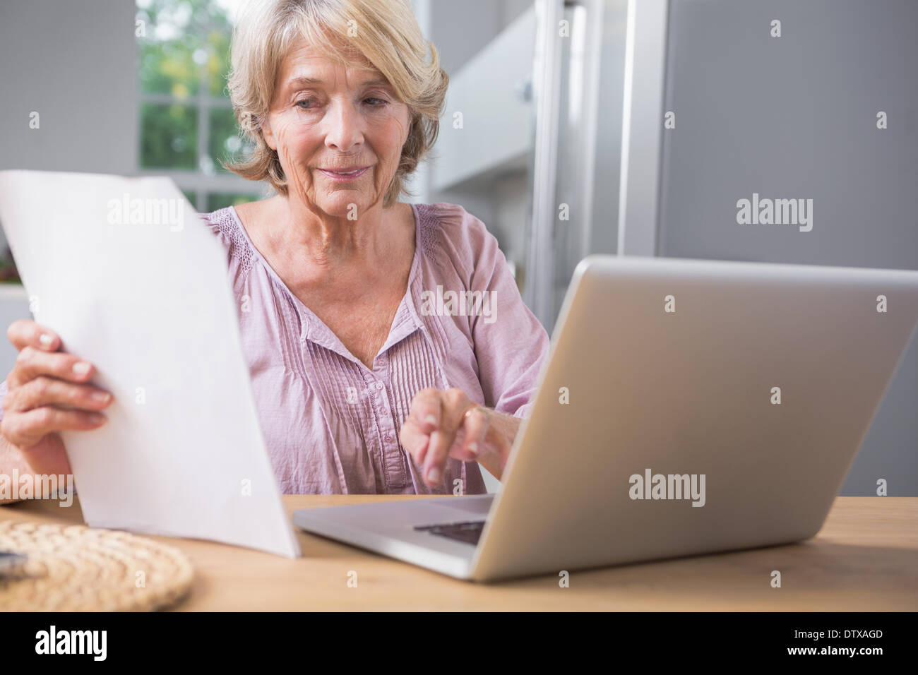 Stern Mature Woman Banque De Photographies Et Dimages à Haute Résolution Alamy