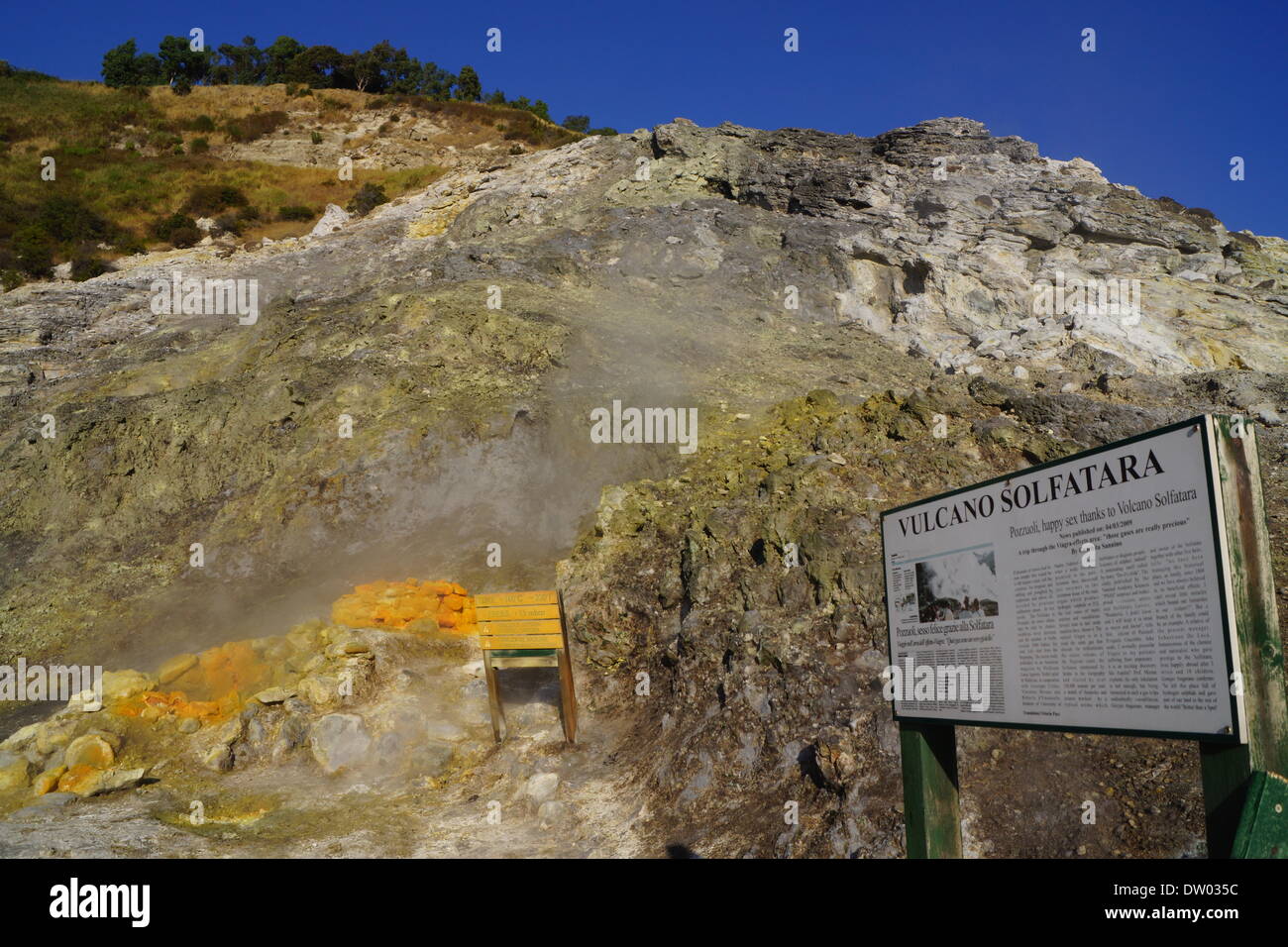 Volcan solfatara Banque de photographies et d’images à haute résolution ...