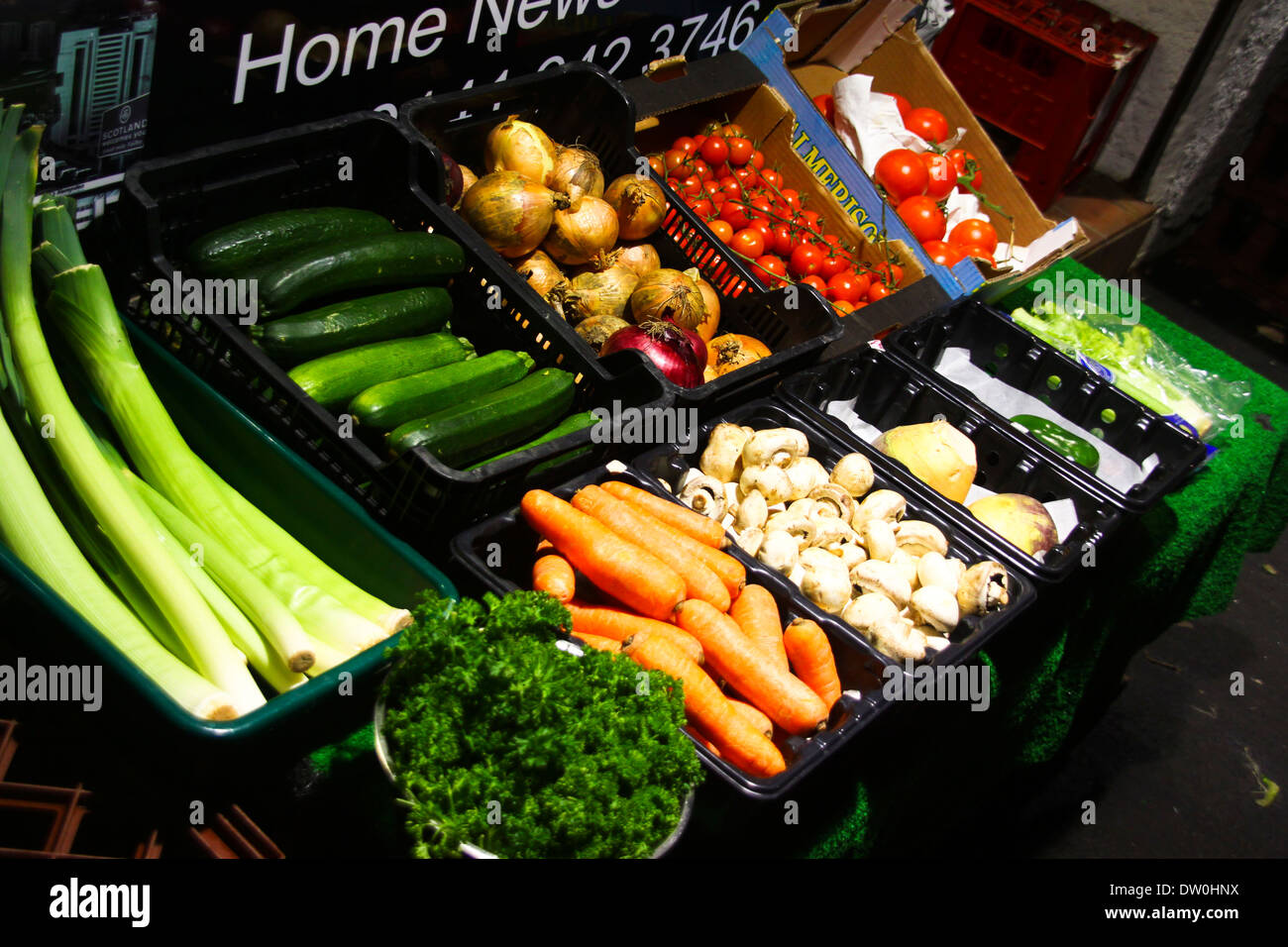 épicier magasin de fruits et légumes Banque de photographies et d ...