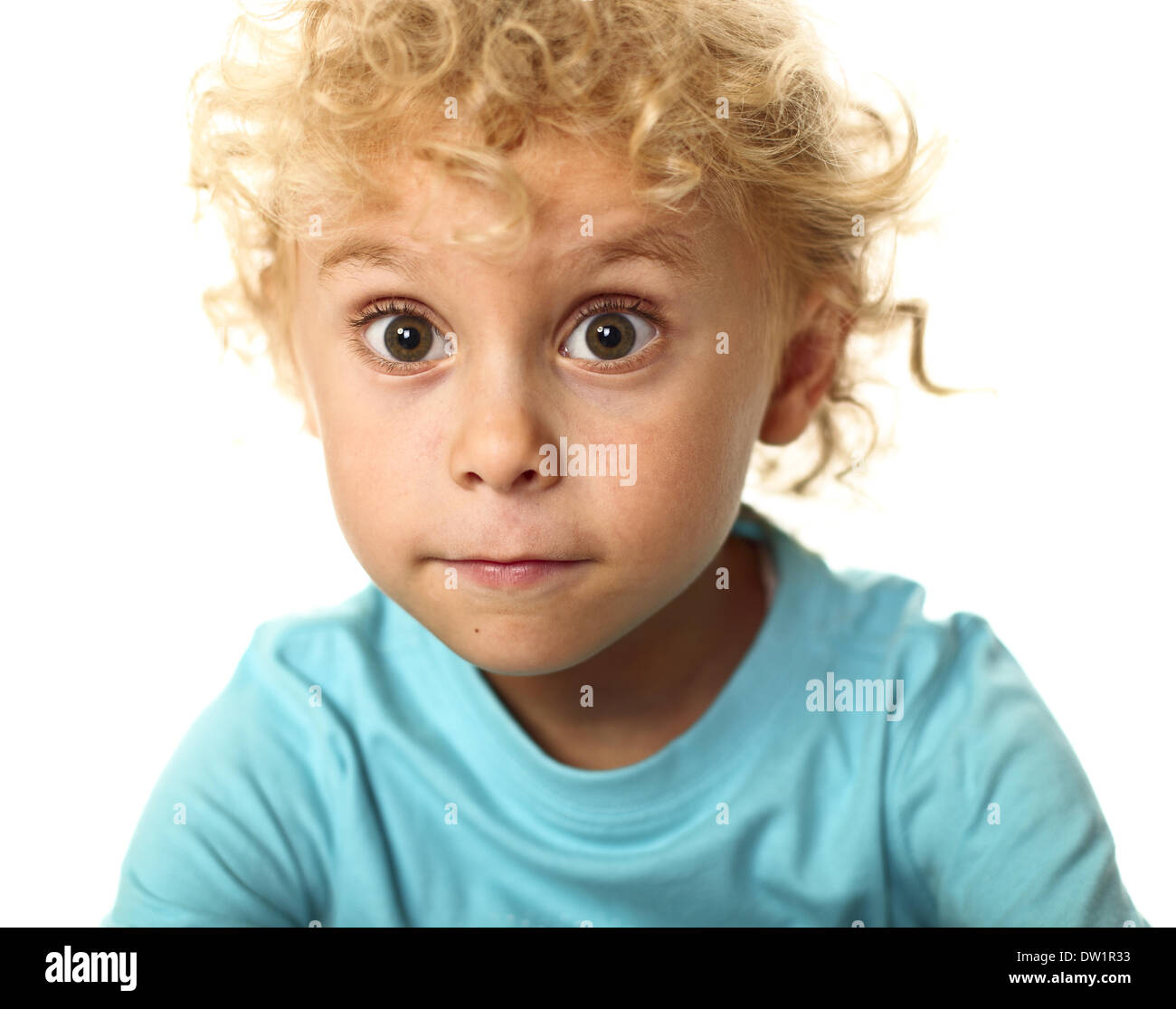 Small white blonde boy eyes Banque de photographies et d’images à haute ...