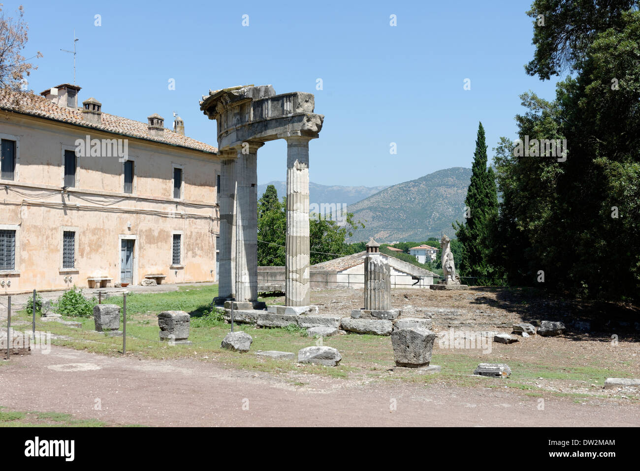 The temple of aphrodite Banque de photographies et d’images à haute ...