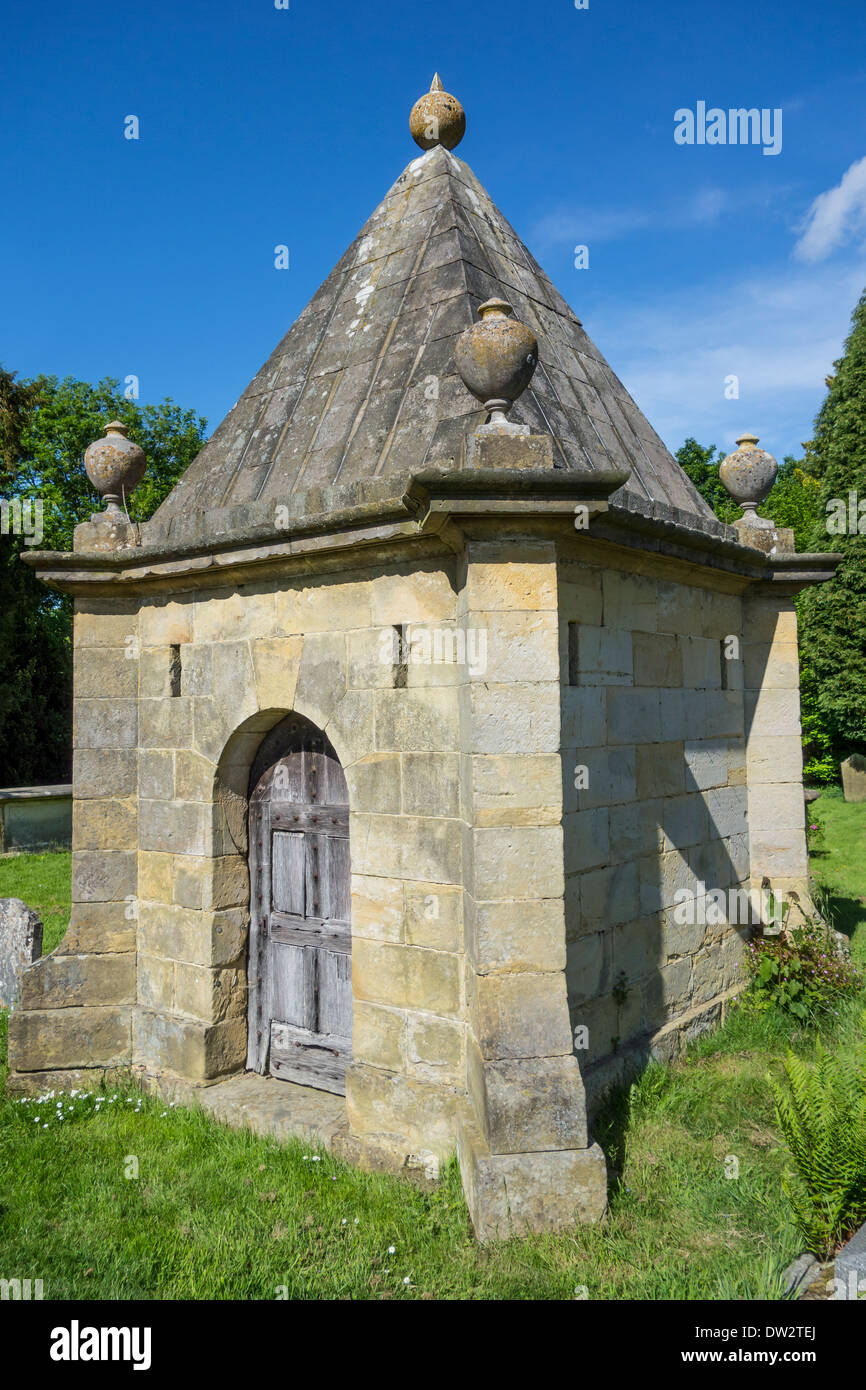 Mausoleo familia Banque de photographies et d’images à haute résolution ...