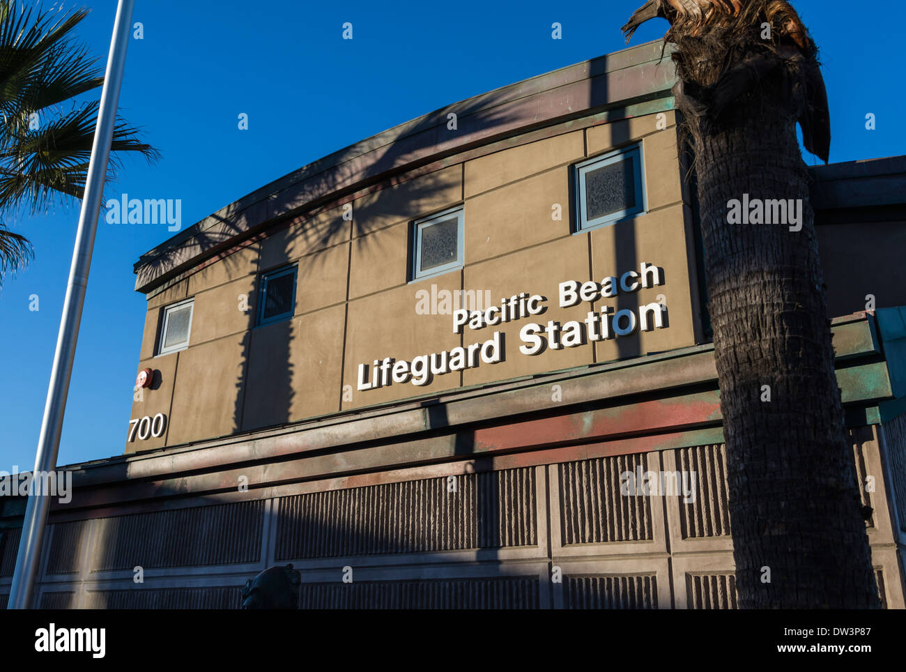 Lifeguard stations Banque de photographies et d’images à haute ...
