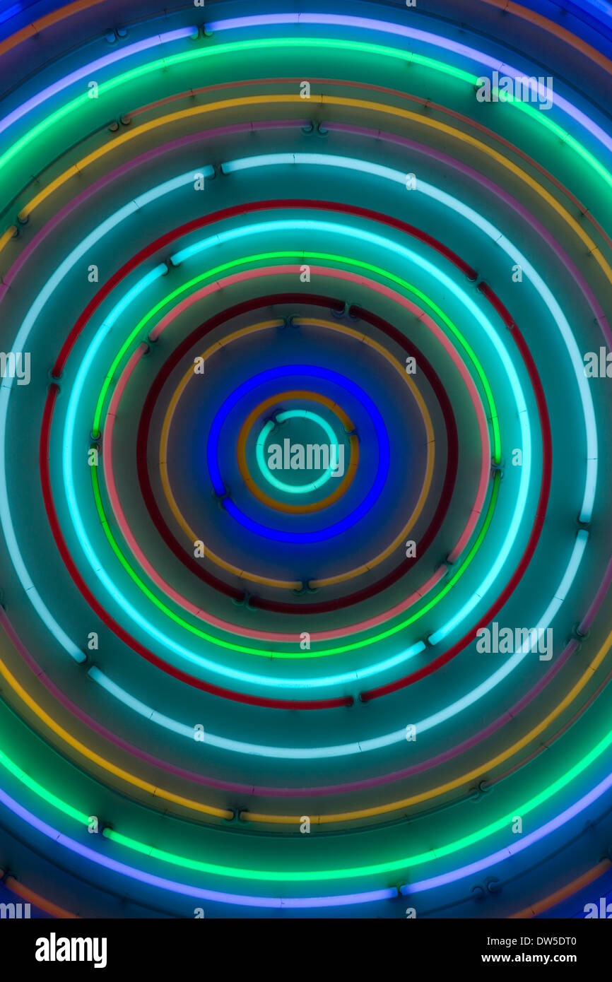 Néon Lumineux Banque d'image et photos - Alamy