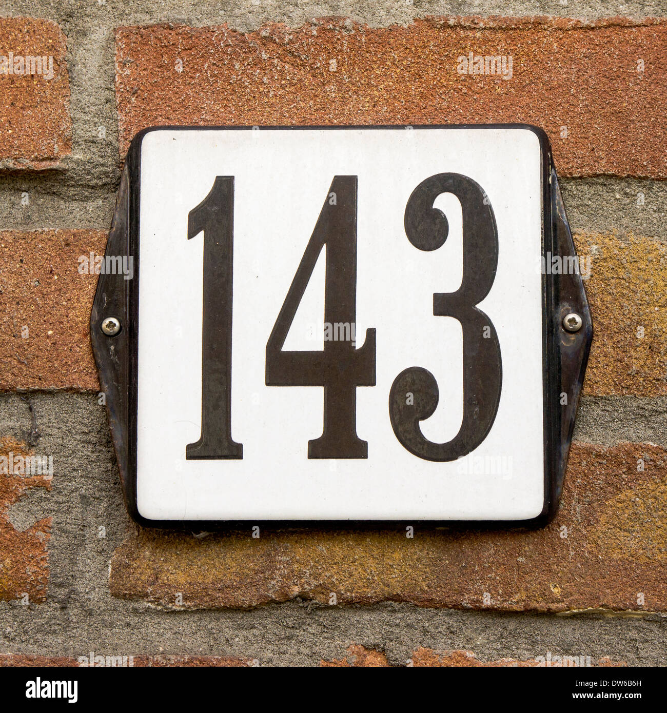 émaillé noir et blanc Banque de photographies et d’images à haute ...