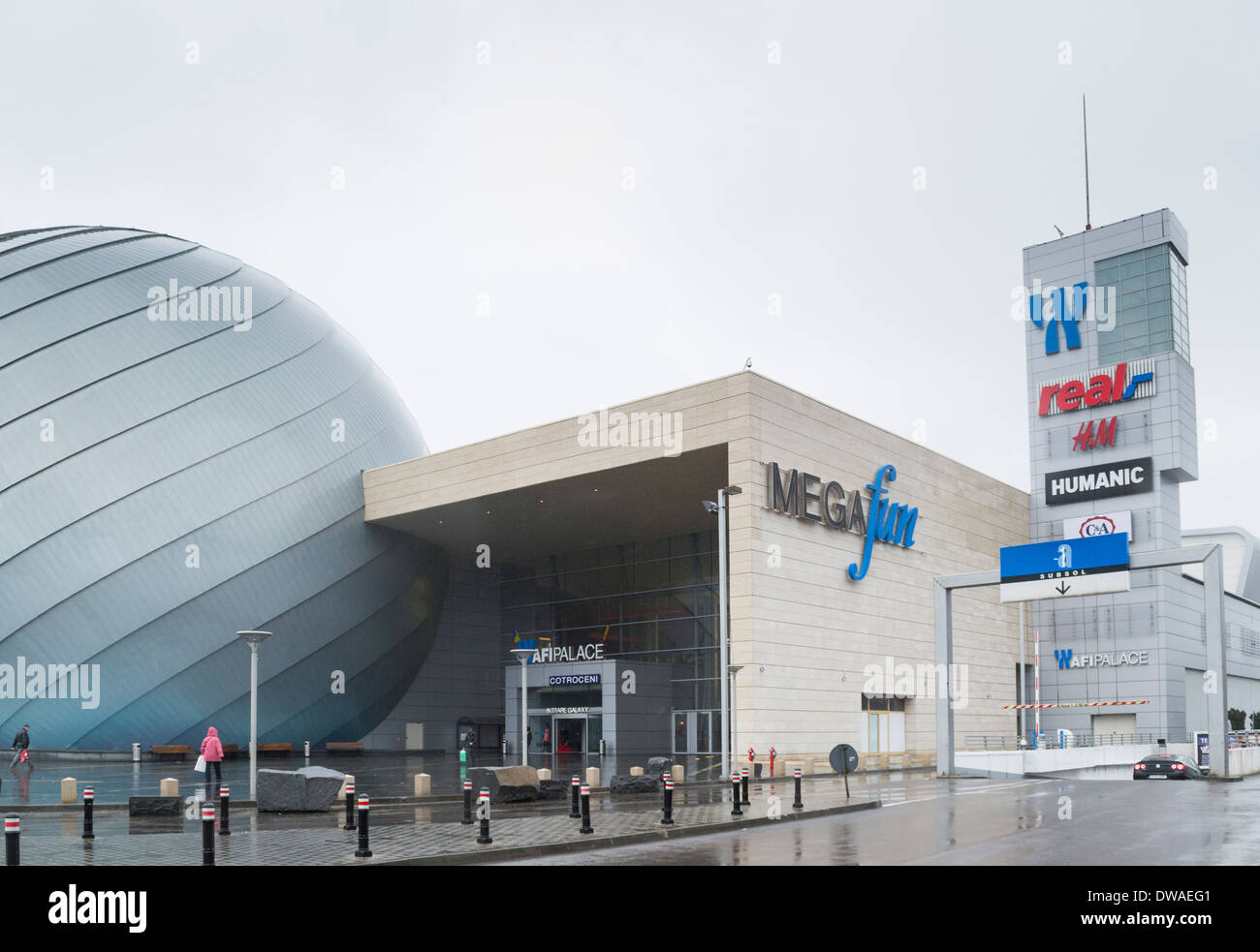 Bucharest shopping centre mall Banque de photographies et d’images à ...
