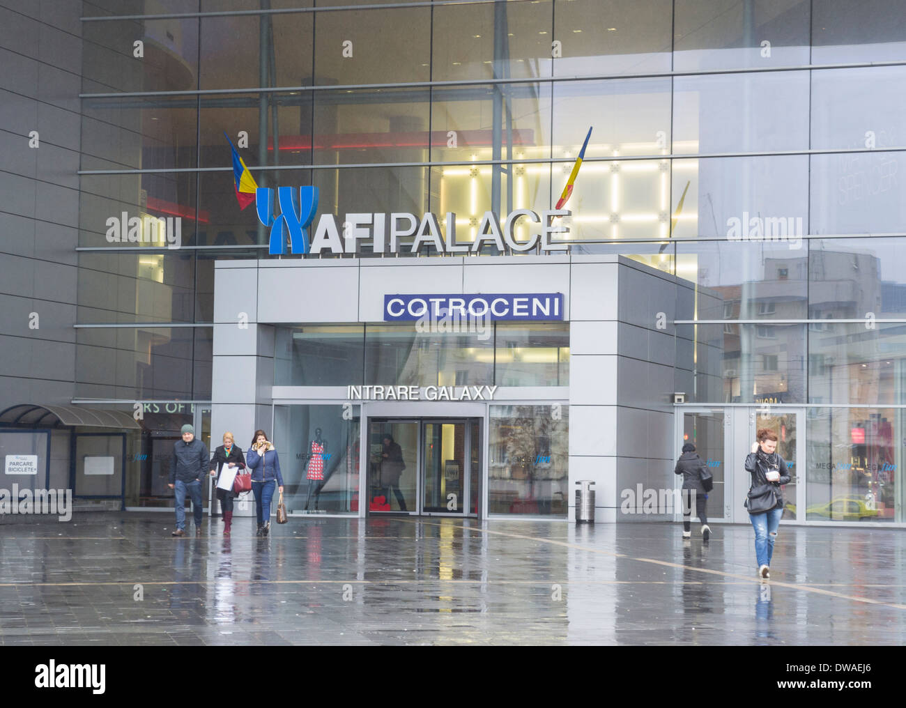 Bucharest shopping centre mall Banque de photographies et d’images à ...