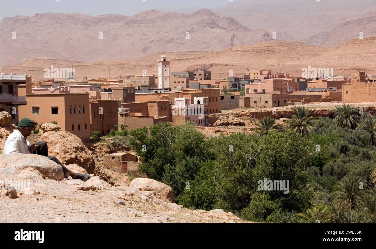 Maroc ; OASIS. La ville de TINGHIR ET LA VALLÉE DE TINGHIR ; ATLAS ...