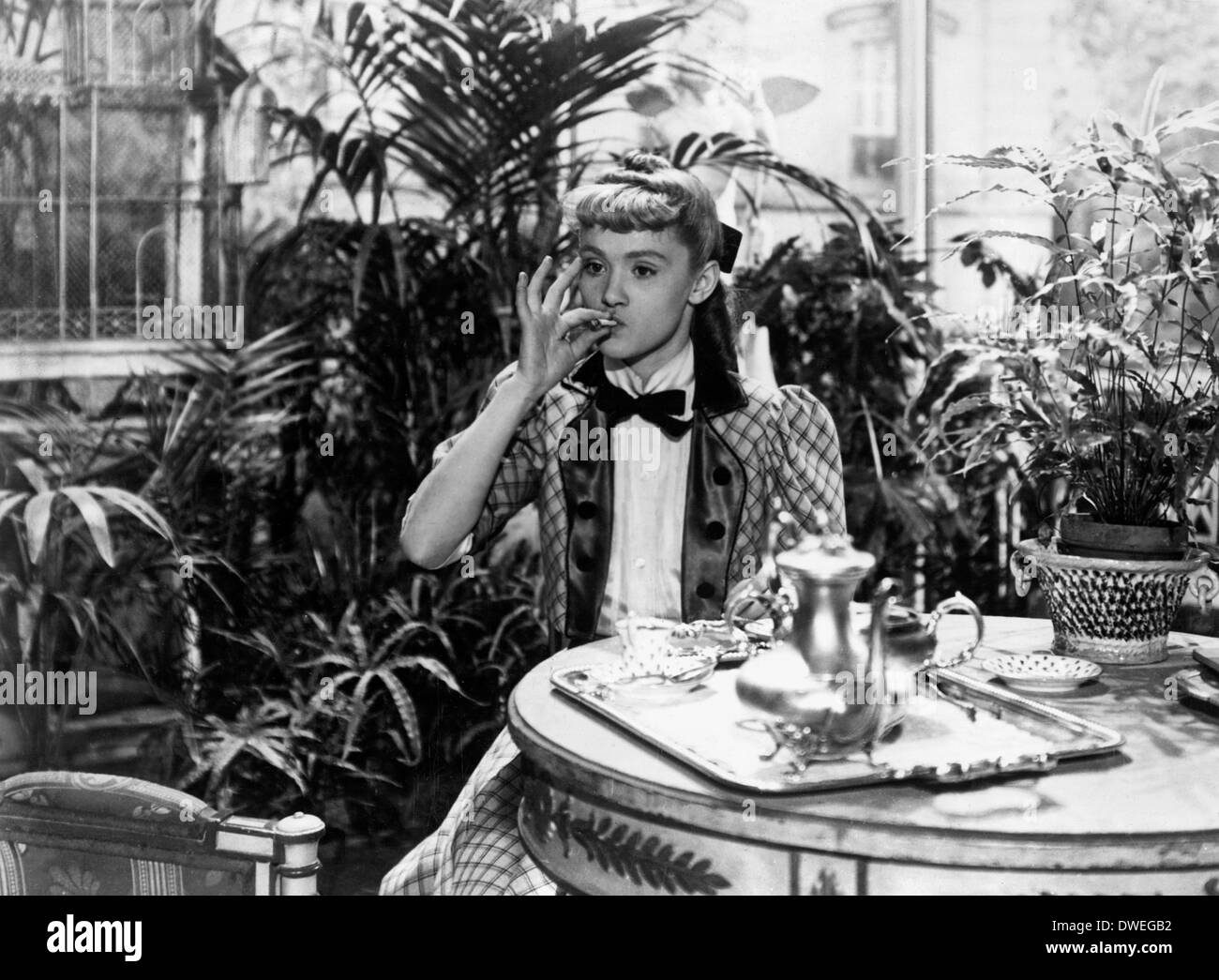 Daniele Delorme, sur-ensemble du film, 'Gigi' réalisé par Jacqueline Audry, 1949 Photo Stock - Alamy